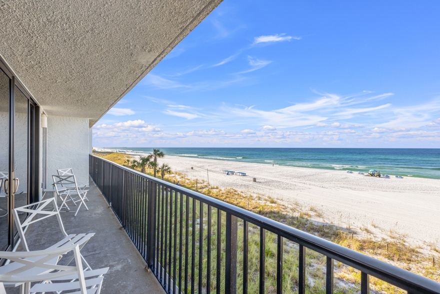 Deja Blue Condo | Beachfront Resorts in PCB