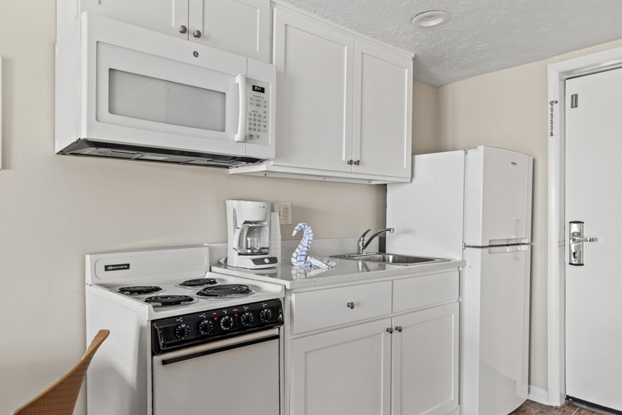 Studio Condos in Panama City Beach with Full Kitchens